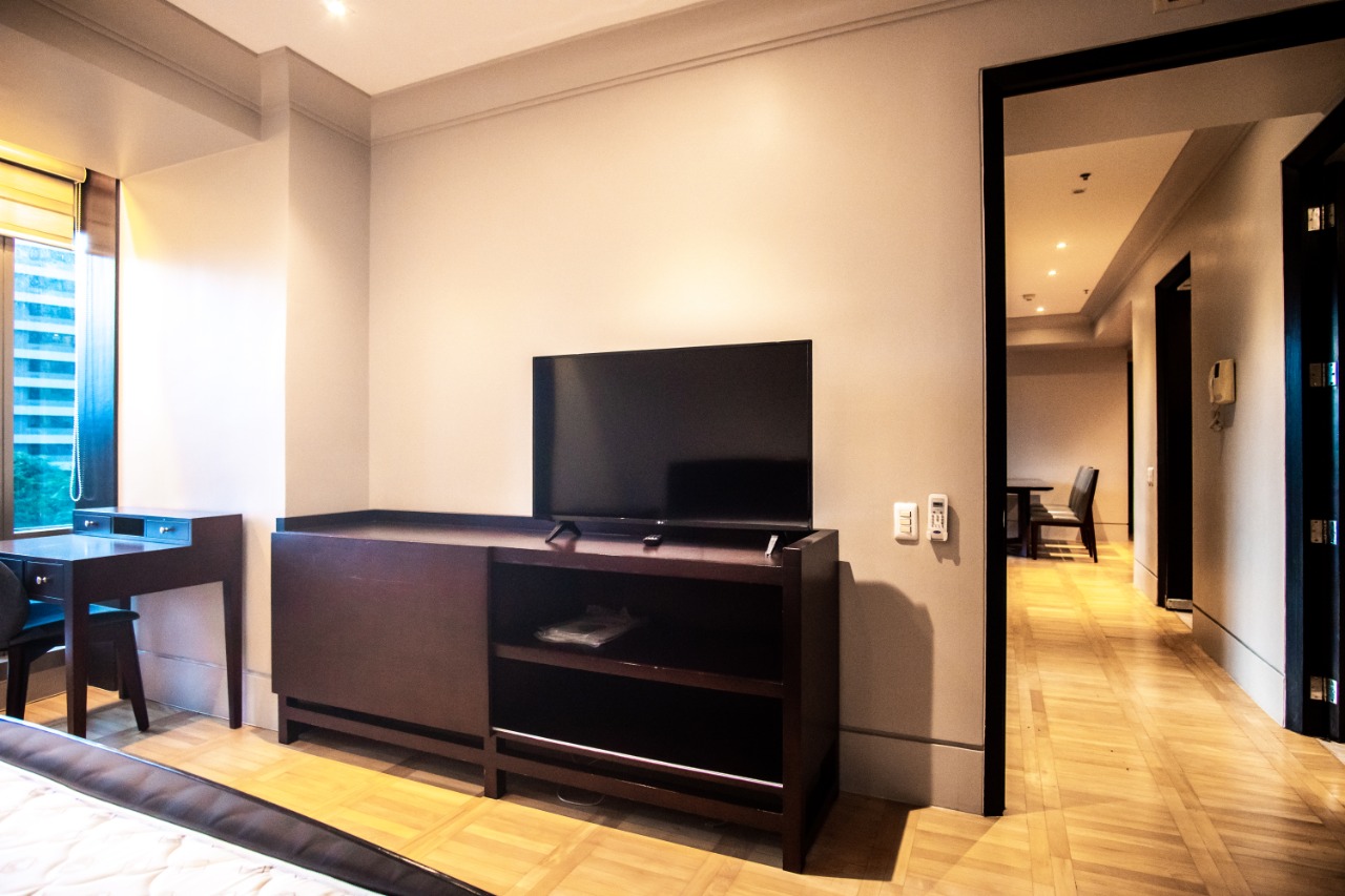 One McKinley Place, Furnished Condo Featured, For Rent in BGC ...