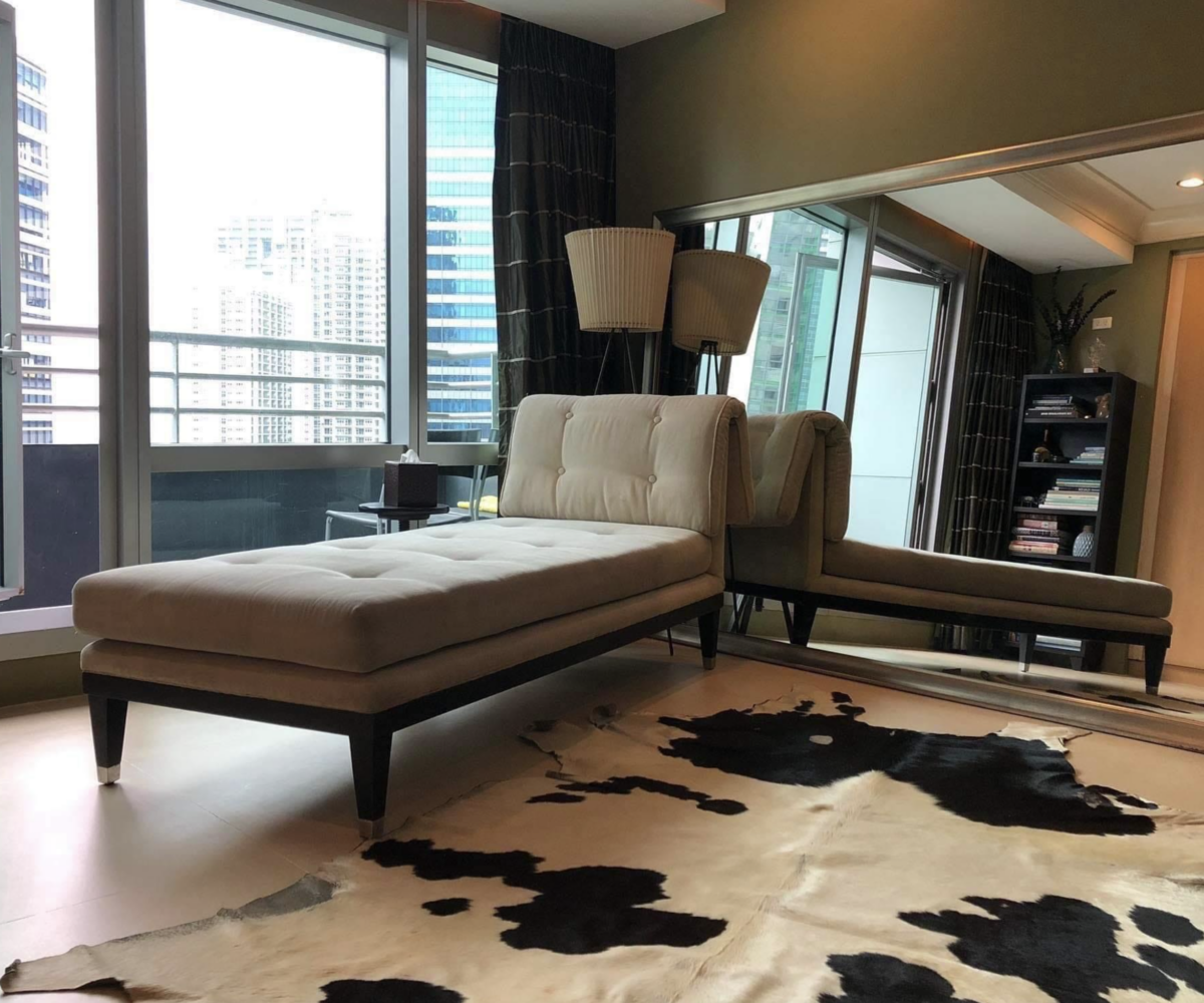 One McKinley Place, 3 bedroom, fully furnished with 2 parking spaces ...